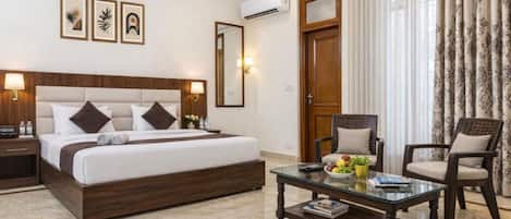 Quarto Duplo Deluxe | Secretária, secretária adequada para computadores portáteis