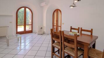 Villa, varanda, Vista para a cidade | Restaurantes