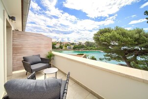 Quarto Duplo Superior, varanda, vista para o mar | Terraço/pátio interior