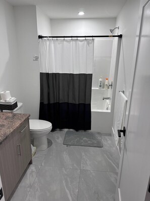 Quarto, 2 quartos | Banheiro