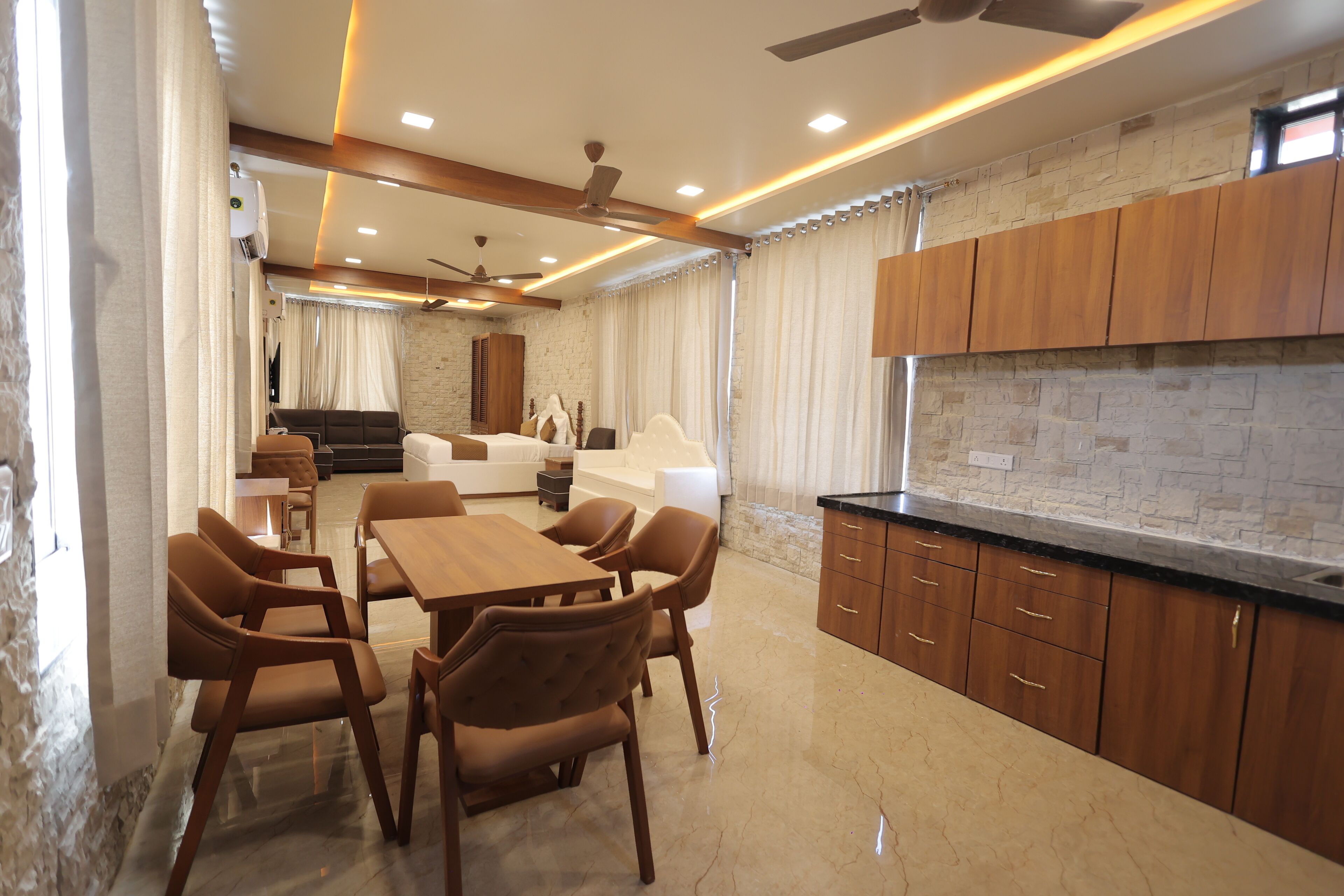 Suite de Luxo, varanda, vista para o jardim | Interior