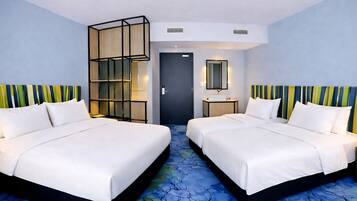 Quarto Familiar, 2 camas de casal, quartos comunicantes (Standard) | Quartos insonorizados, ferro/tábua de engomar, Wi-fi grátis