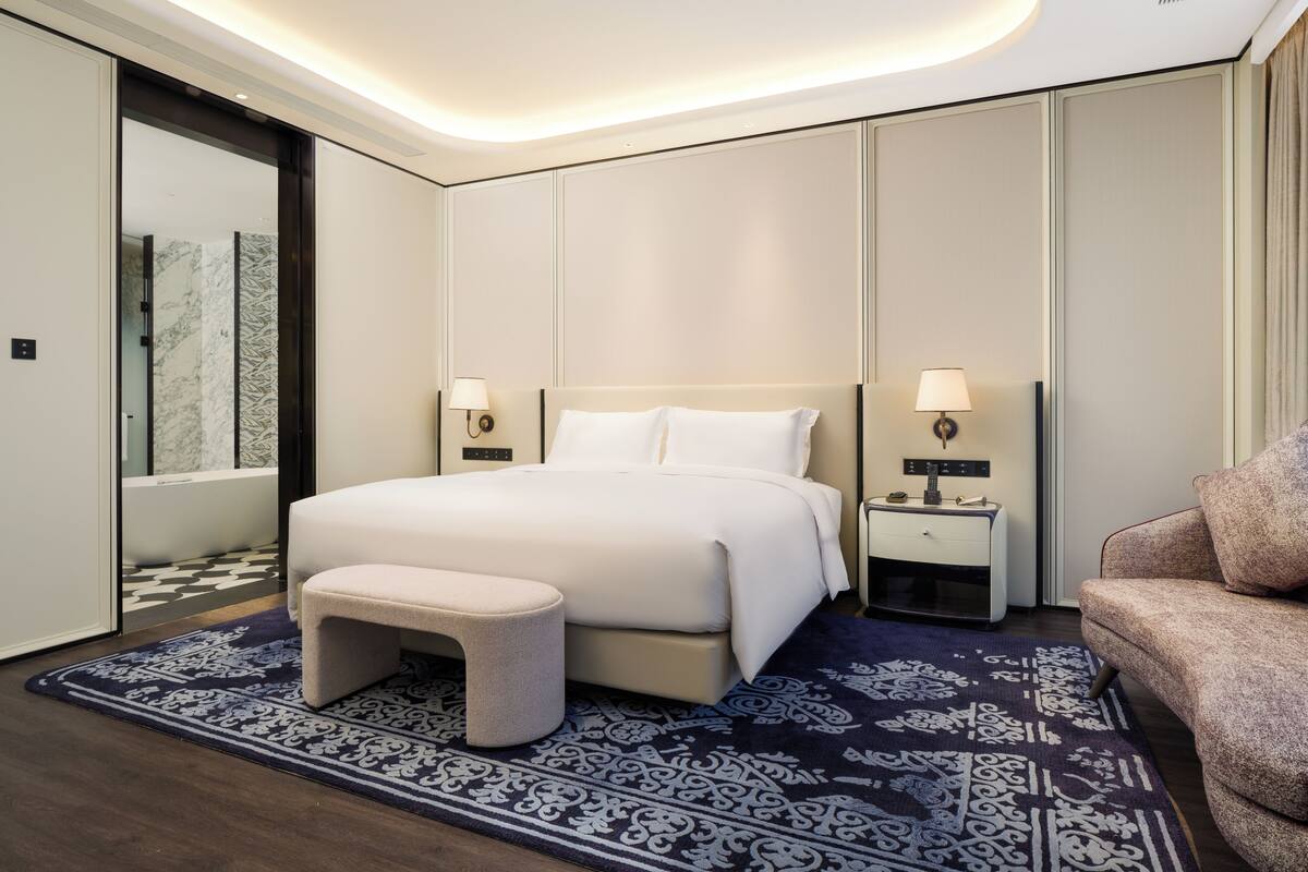 Quarto executivo, 1 cama King, acesso ao Club Lounge