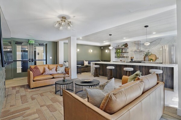 Landing Furnished Apartments Near Downtown Salt Lake - Salt Lake City, UT