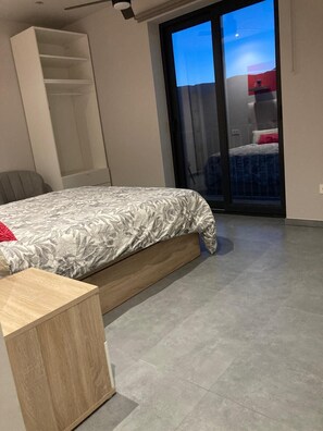 Quarto casal luxo, suíte | Edredons de pluma, individualmente decorados, individualmente mobiliados