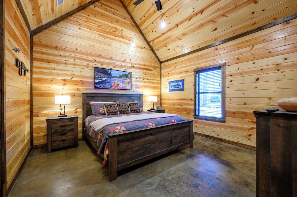 Blue Eagle 3+ Bedroom on 4 acres Reviews, Deals & Photos 2026 - Vrbo