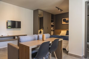 Apartamento Standard, 1 cama de casal | Secretária adequada para computadores portáteis, Wi-fi grátis