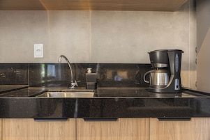 Apartamento standard, 1 cama de casal e sofá-cama | Parte interna