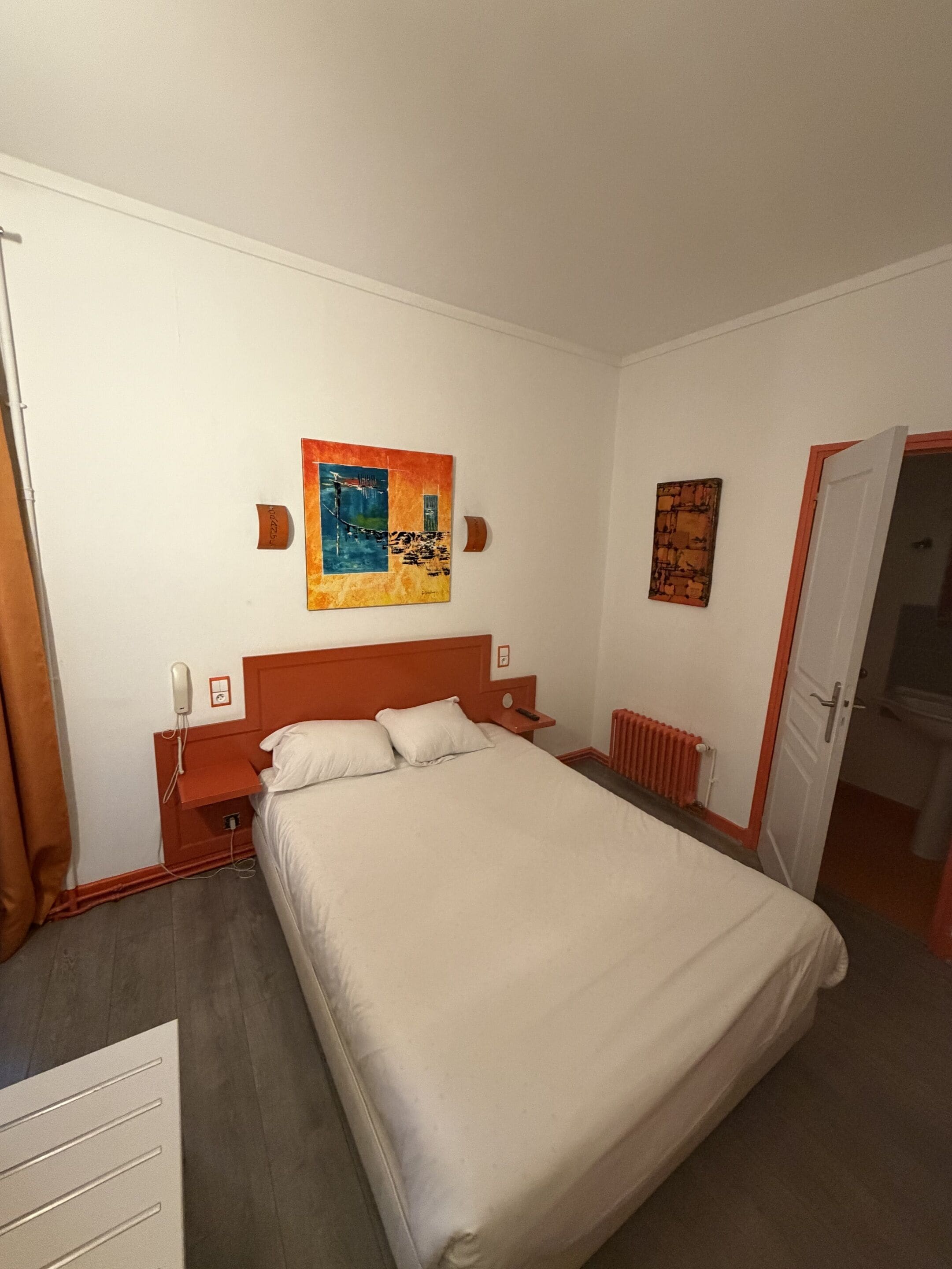 Suite Clássica, casa de banho anexa | Wi-fi grátis 