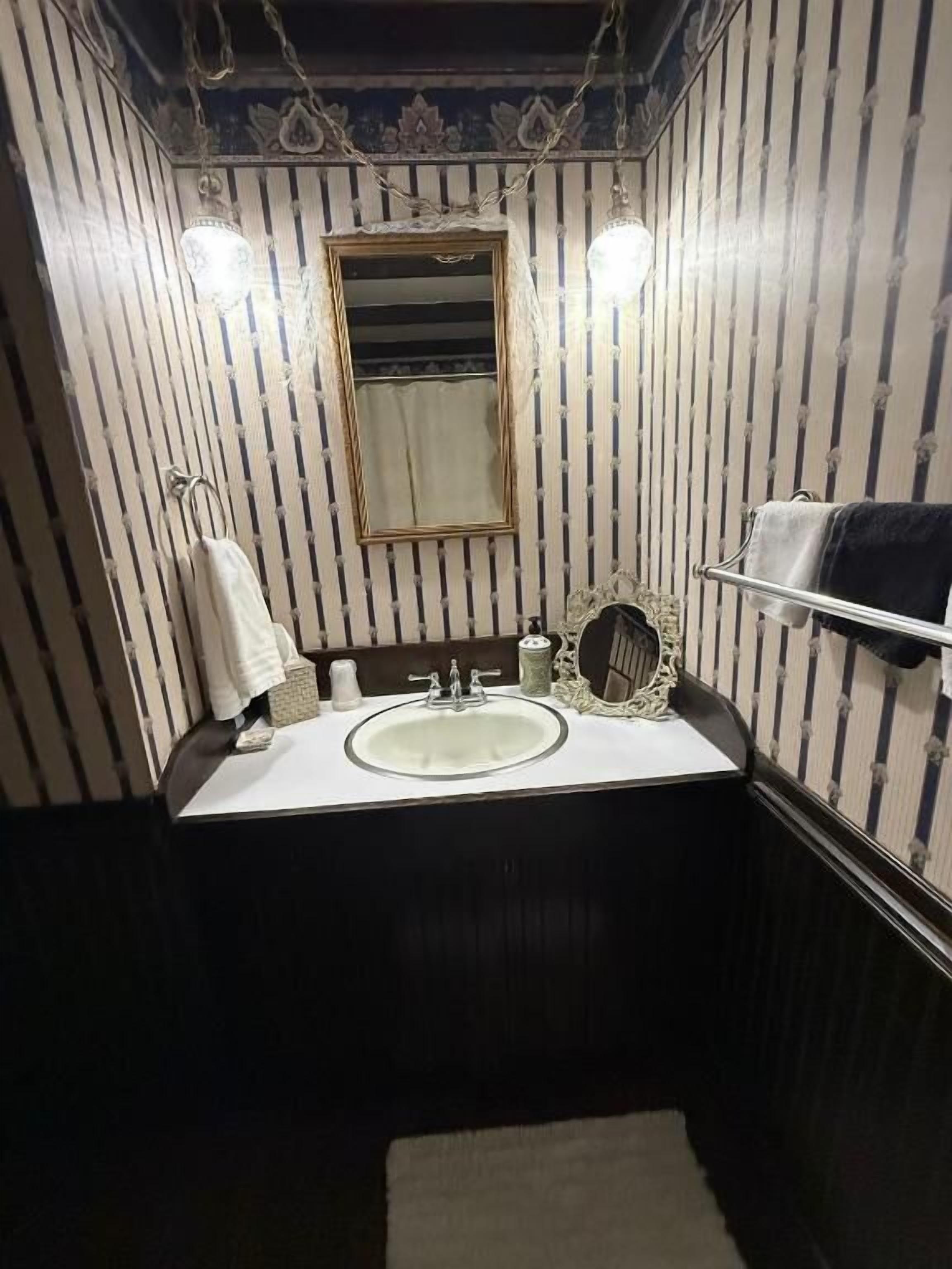 Quarto Duplo Deluxe, 1 cama queen-size, pátio, vista para a montanha | Casa de banho