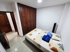 Apartamento, aceita animais de estimação, vista para o parque | Ferros/tábuas de passar roupa, Wi-Fi de cortesia