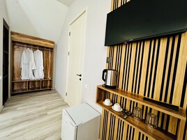 Quarto Duplo Deluxe, varanda, vista para o pátio | Interior