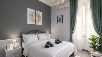 Quarto Deluxe | Secretária, secretária adequada para computadores portáteis
