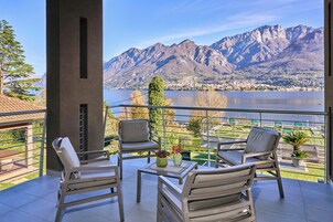 Apartamento luxo, vista para o lago | Terraço/pátio