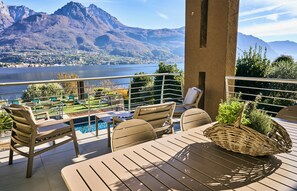 Apartamento Deluxe, vista para o lago | Terraço/pátio interior