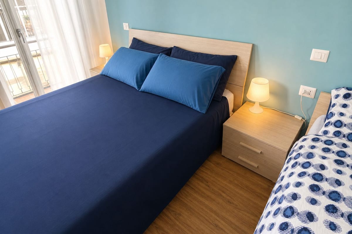 Quarto casal | Escrivaninha, espaço de trabalho para notebook, Wi-Fi de cortesia