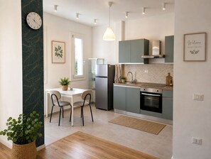 Refrigerador em uma área comum