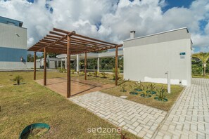 Apartamento Básico | Terrenos do alojamento