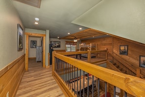 Cabine, várias camas, banheira de hidromassagem grande, vista para a montanha (Tennessee Dream) | Interior