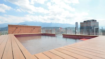 Piscina exterior sazonal