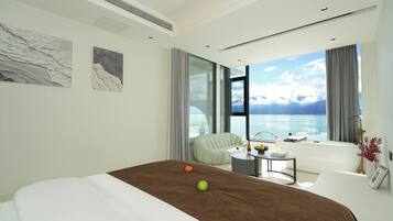 Secretária, secretária adequada para computadores portáteis