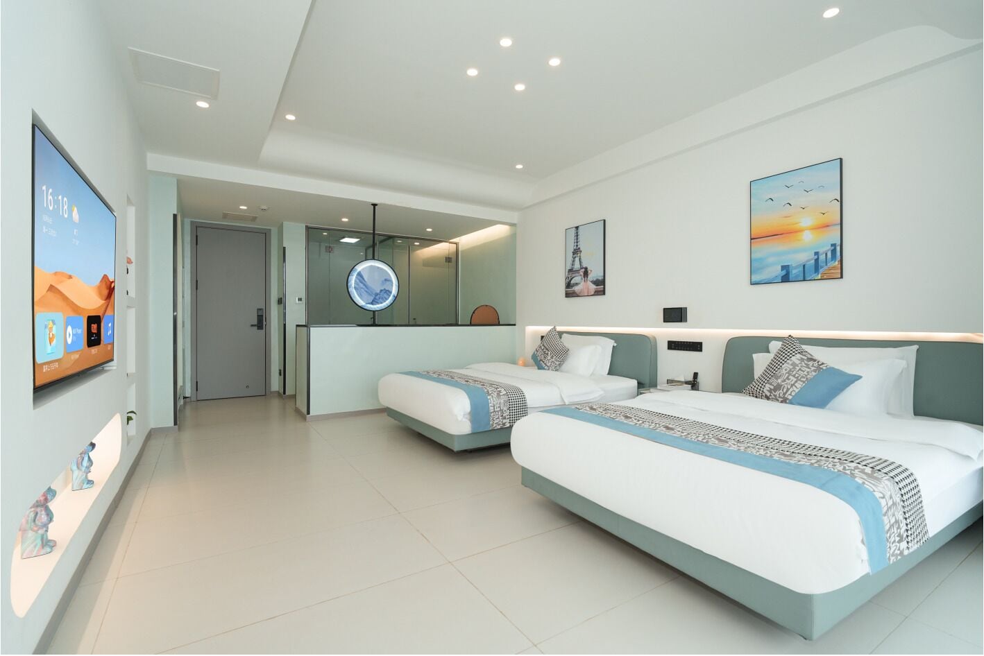 Quarto quádruplo família, vista para o oceano | Escrivaninha, espaço de trabalho para notebook, cortinas blackout