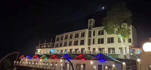 Aesquire Hotel - Bhimtal