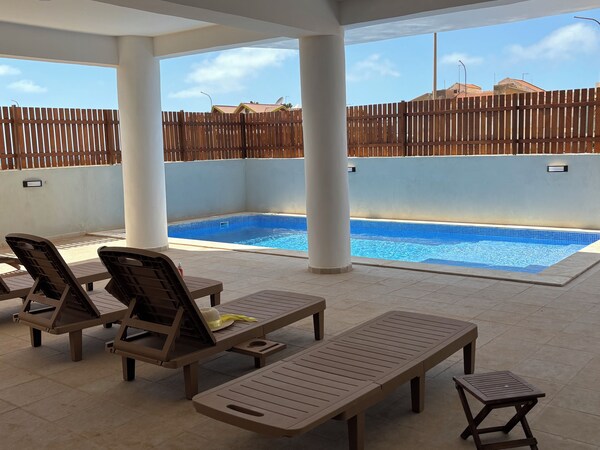Joli Beach Apartments With Shared Pool - Cabo Verde