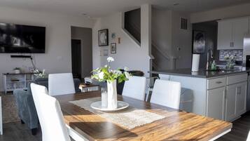 Quarto, 3 quartos | Opções para refeição
