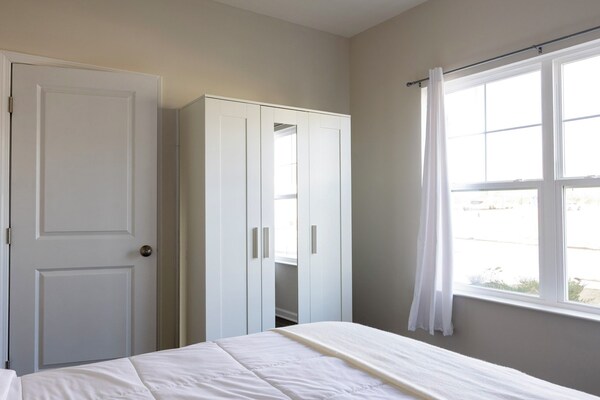 Holistic Campus Rental, Llc - Private Bedrooms In Shared Home With Shared Kitchen - Whitewater Memorial State Park, Liberty