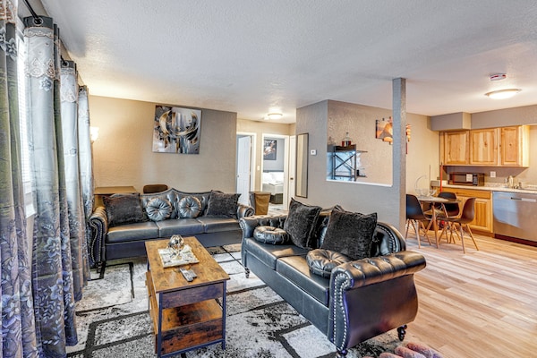 Easily Explore Anchorage! Modern Duplex Near Town - Anchorage, AK