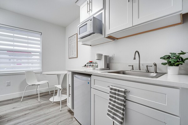 Walk To Main Ave & Soap Lake! Pet-friendly Studio - Soap Lake, WA