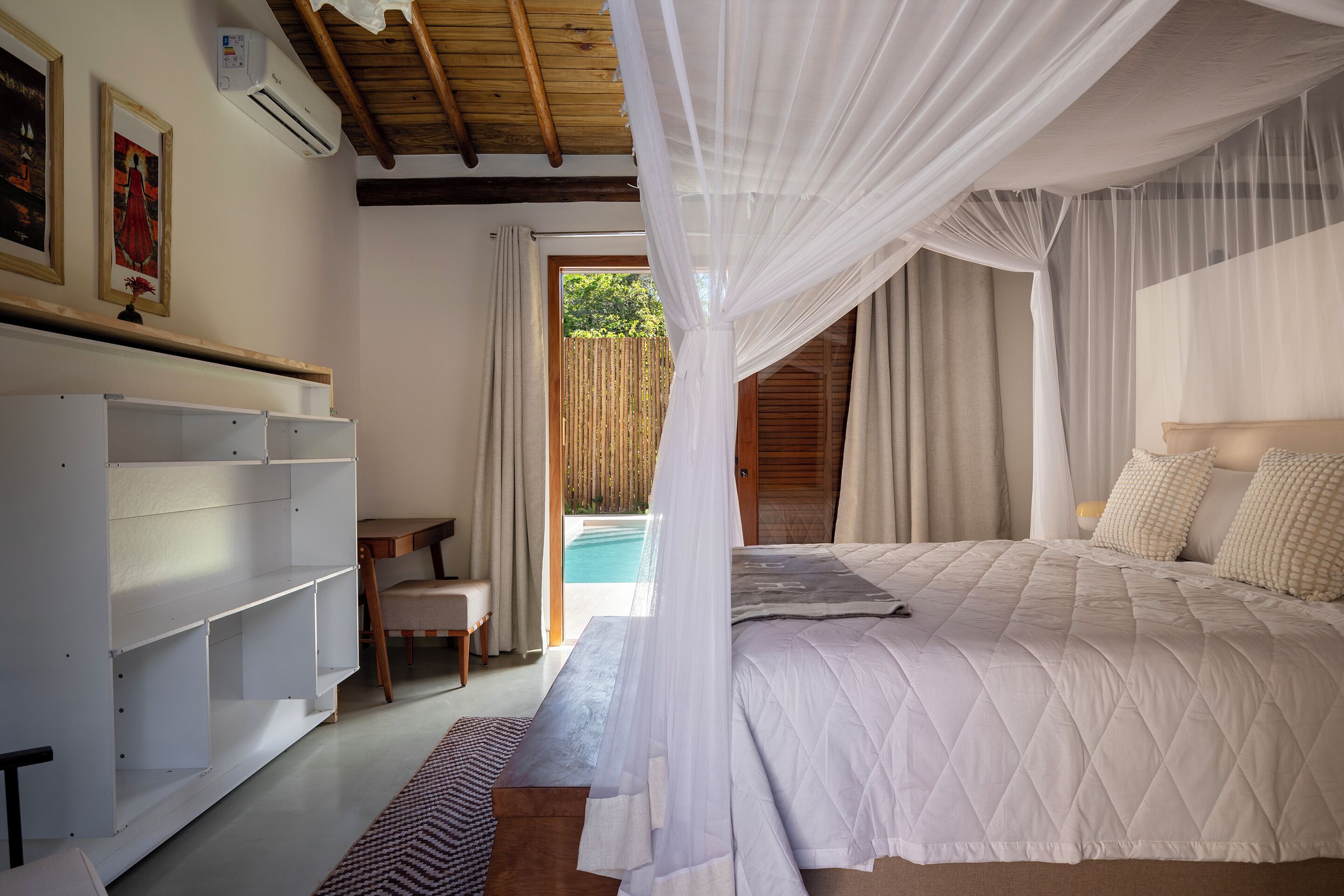 Casa Deluxe, vista para a piscina | Secretária, berços/camas para crianças grátis, berço de viagem 