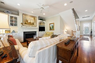 Casa, 5 quartos | Área de estar | Smart TV