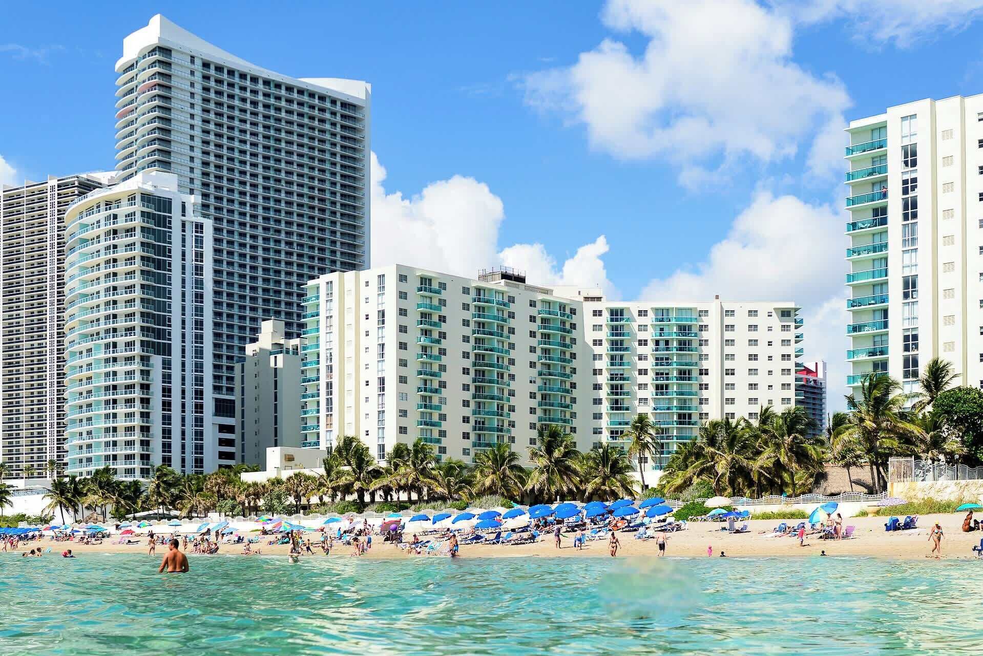 Apartamento, sacada, vista para a cidade | Praia