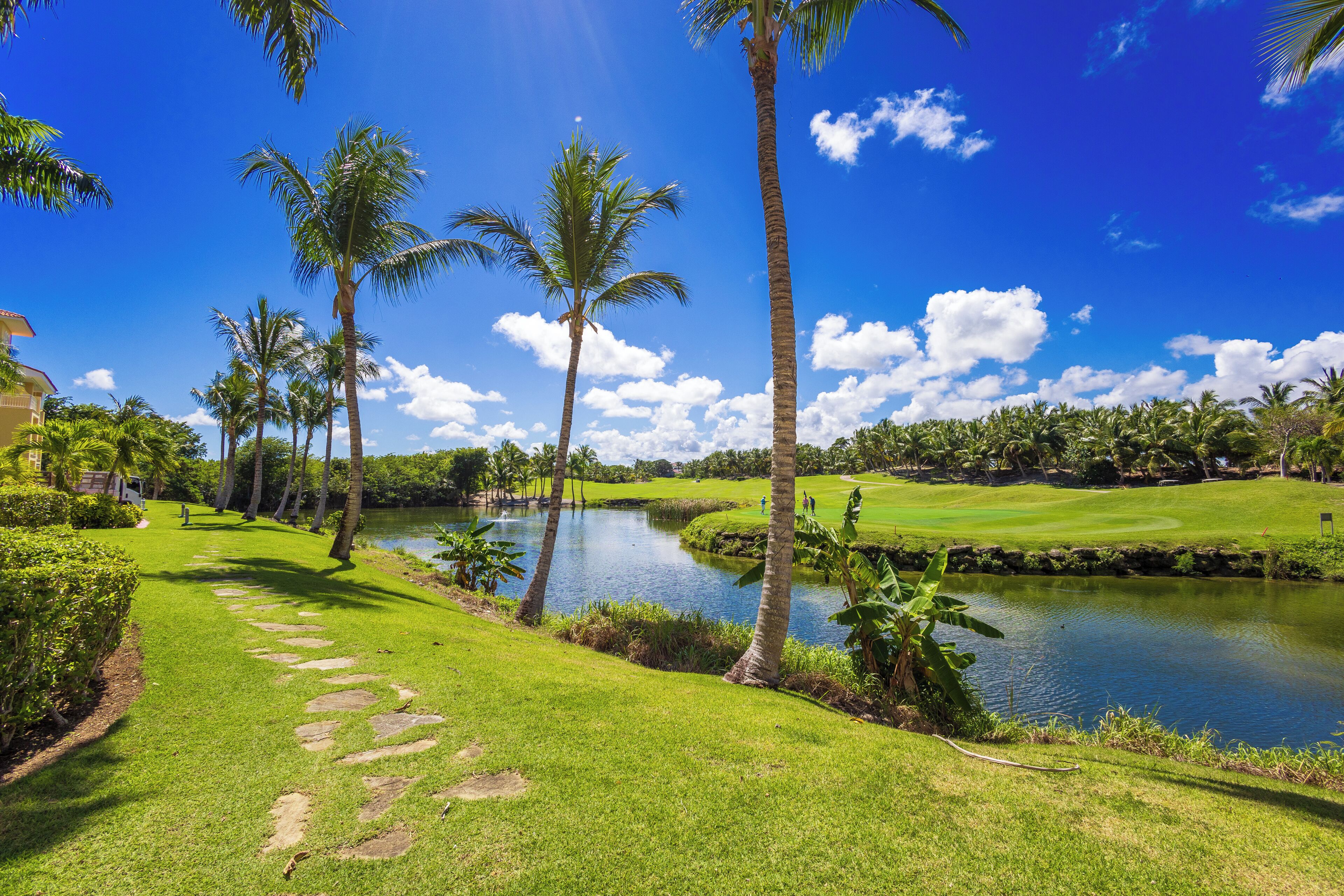 Condo, vista para o campo de golfe | Vista para o lago