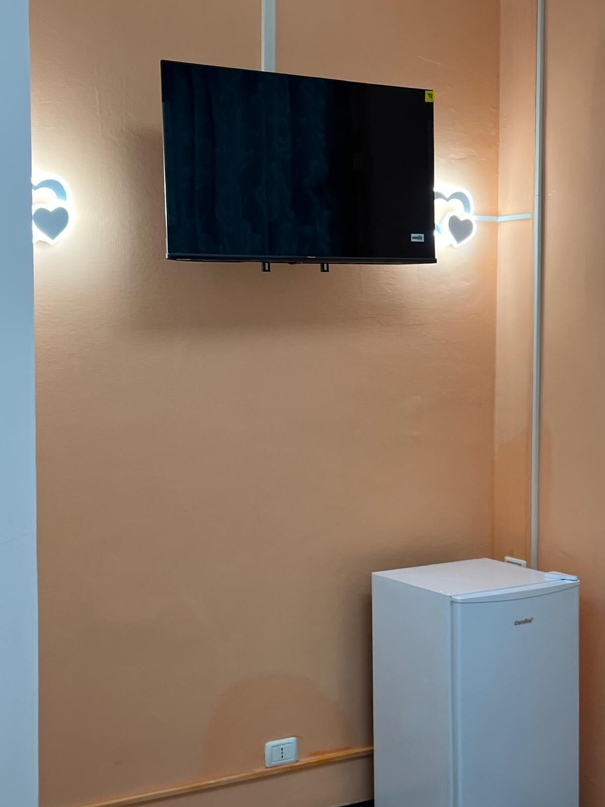 Quarto Básico, Vista para a cidade | Televisão