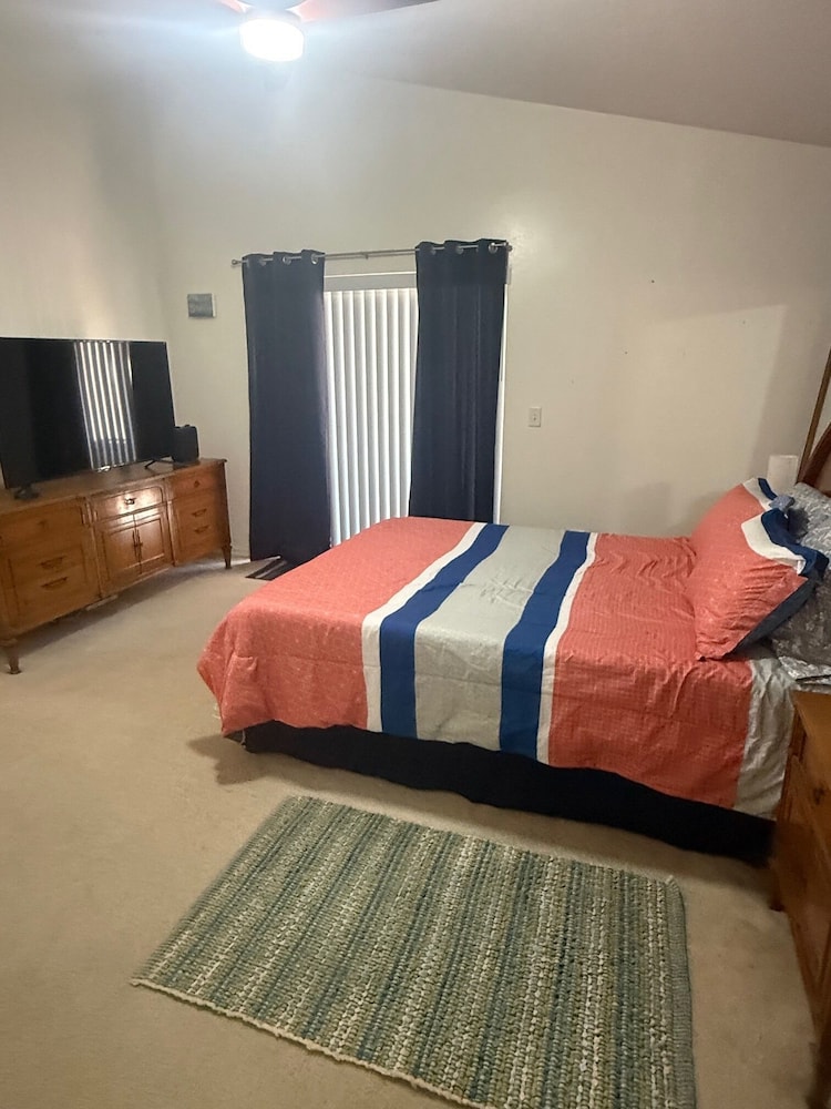 Comfy 2B/2b Near JW Marriott & Ritz, SeaWorld, Disney & Shops. Super ...