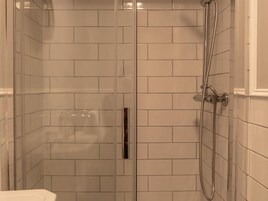 Quarto Duplo Standard | Casa de banho