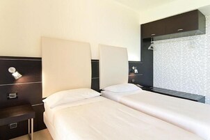 Quarto Twin Comfort, varanda, vista para o parque | Cofre no quarto, Wi-fi grátis 