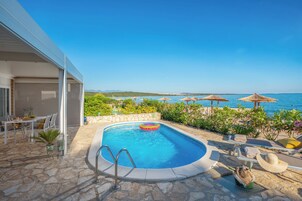 Marinus Holiday Home with pool | Terraço/pátio interior