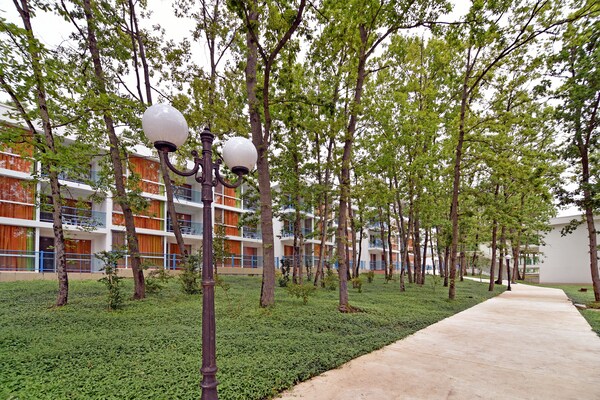 Forest Beach Hotel - Kiten