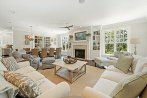 Casa, 6 quartos | Sala de estar