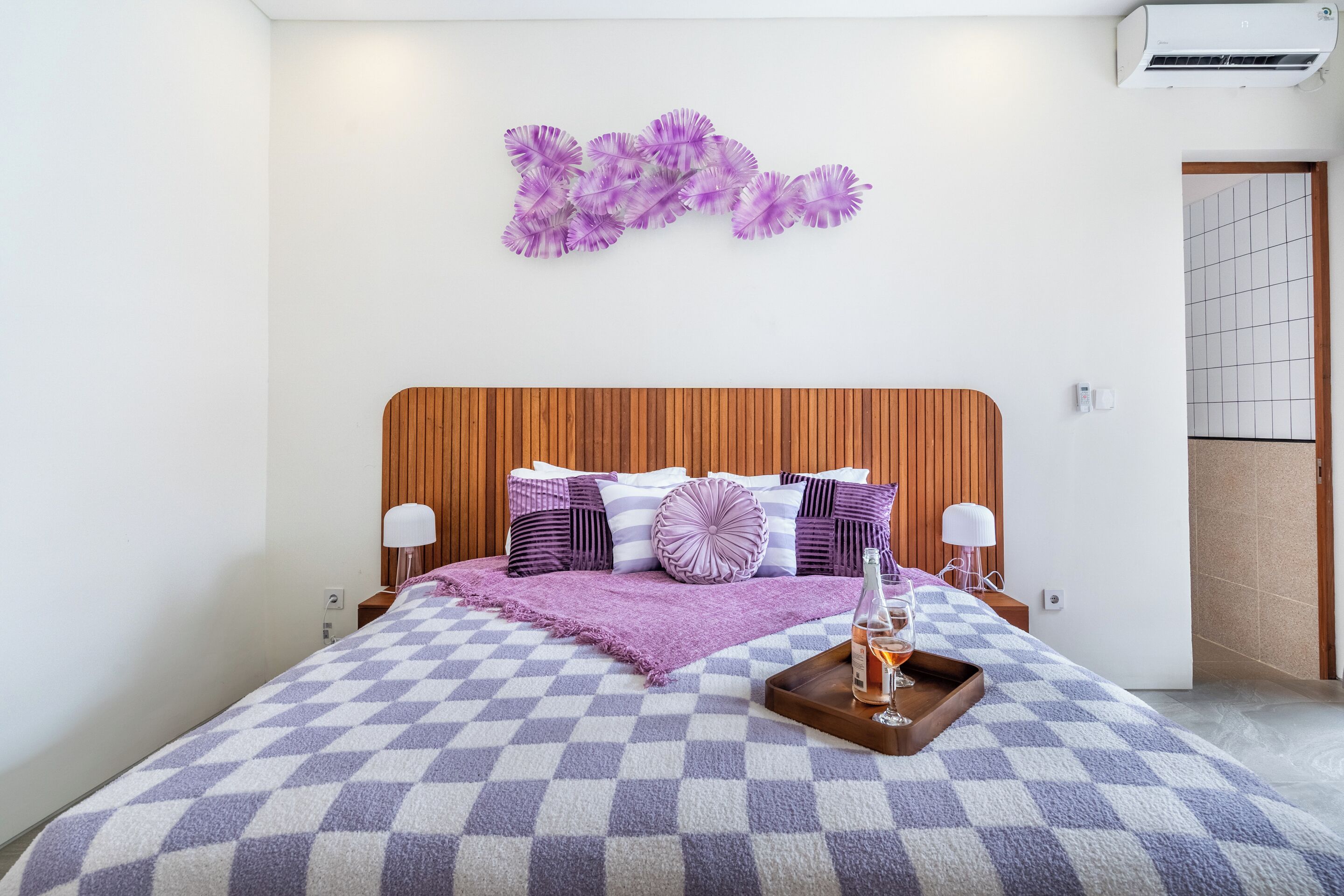 Escrivaninha, espaço de trabalho para notebook, Wi-Fi de cortesia