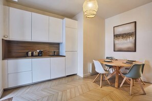 Apartamento | Cozinha privada | Produtos de limpeza 