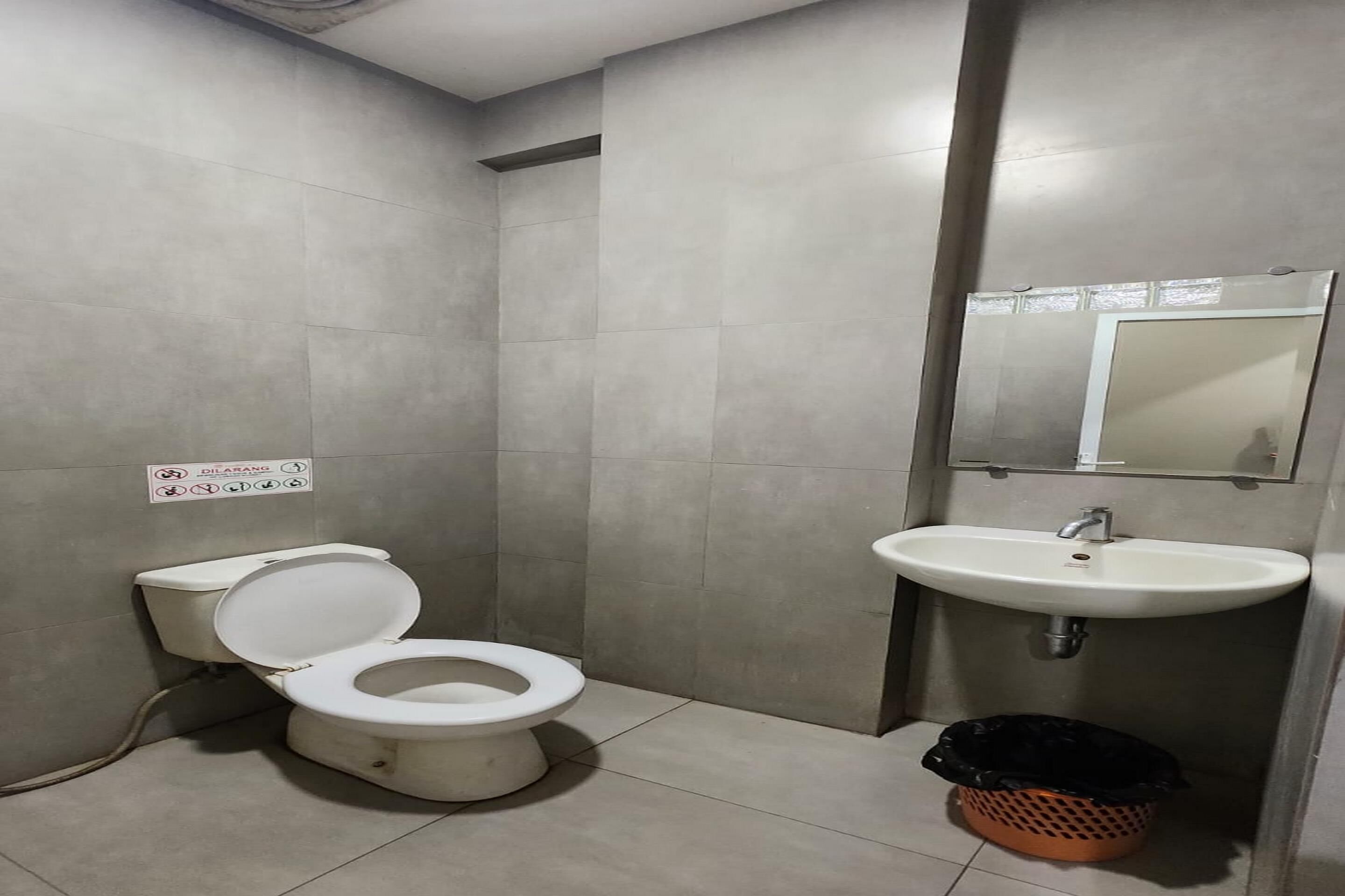 Quarto Duplo Standard | Casa de banho | Um polibã 