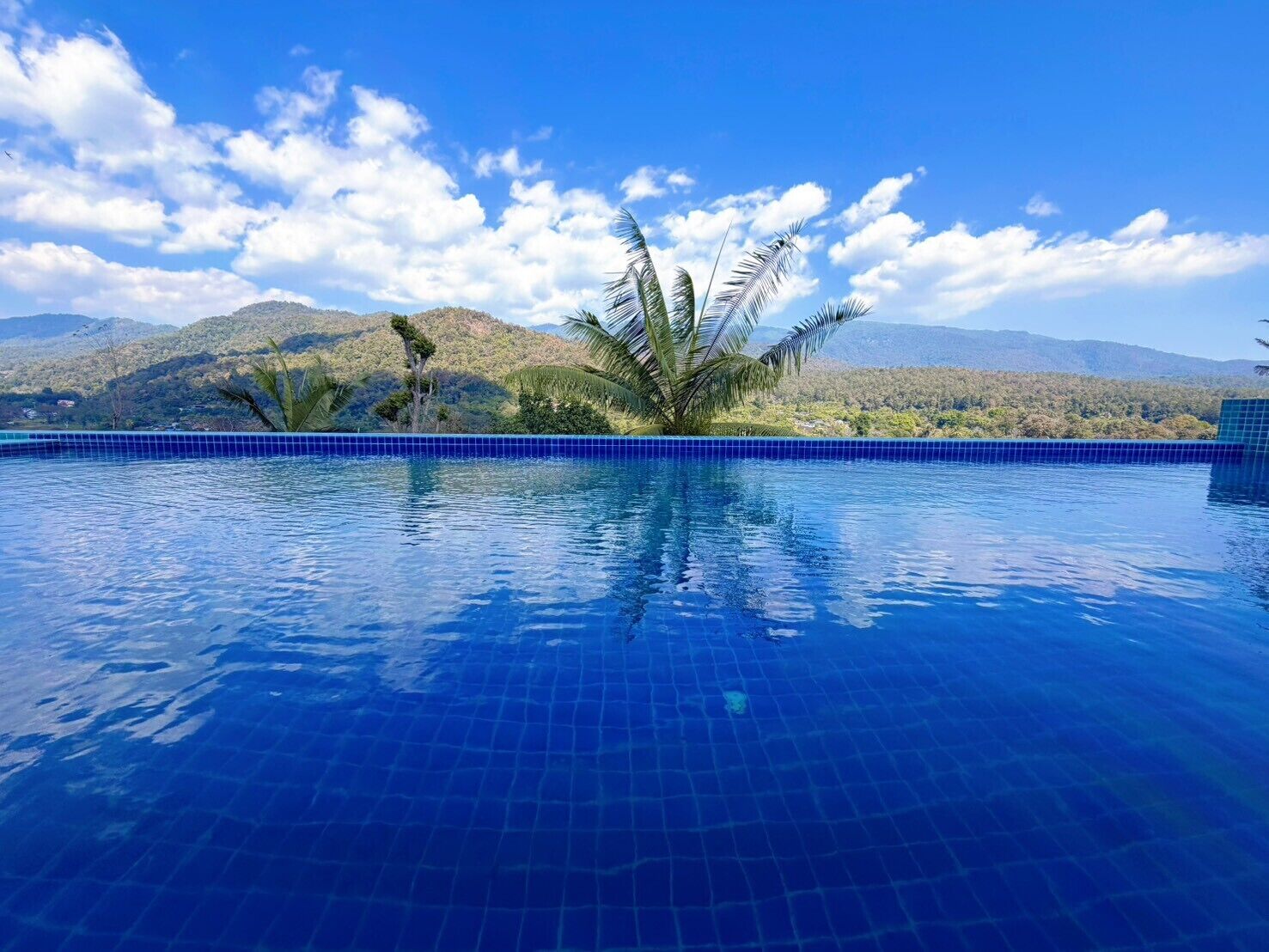 Piscina interior, piscina exterior 
