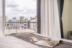 Apartamento standard | Roupas de cama antialérgicas, cofres nos quartos, escrivaninha