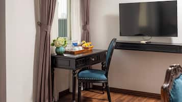 Quarto casal ou duplo luxo, vista para a cidade | Roupas de cama premium, camas com colchões pillow-top, frigobar