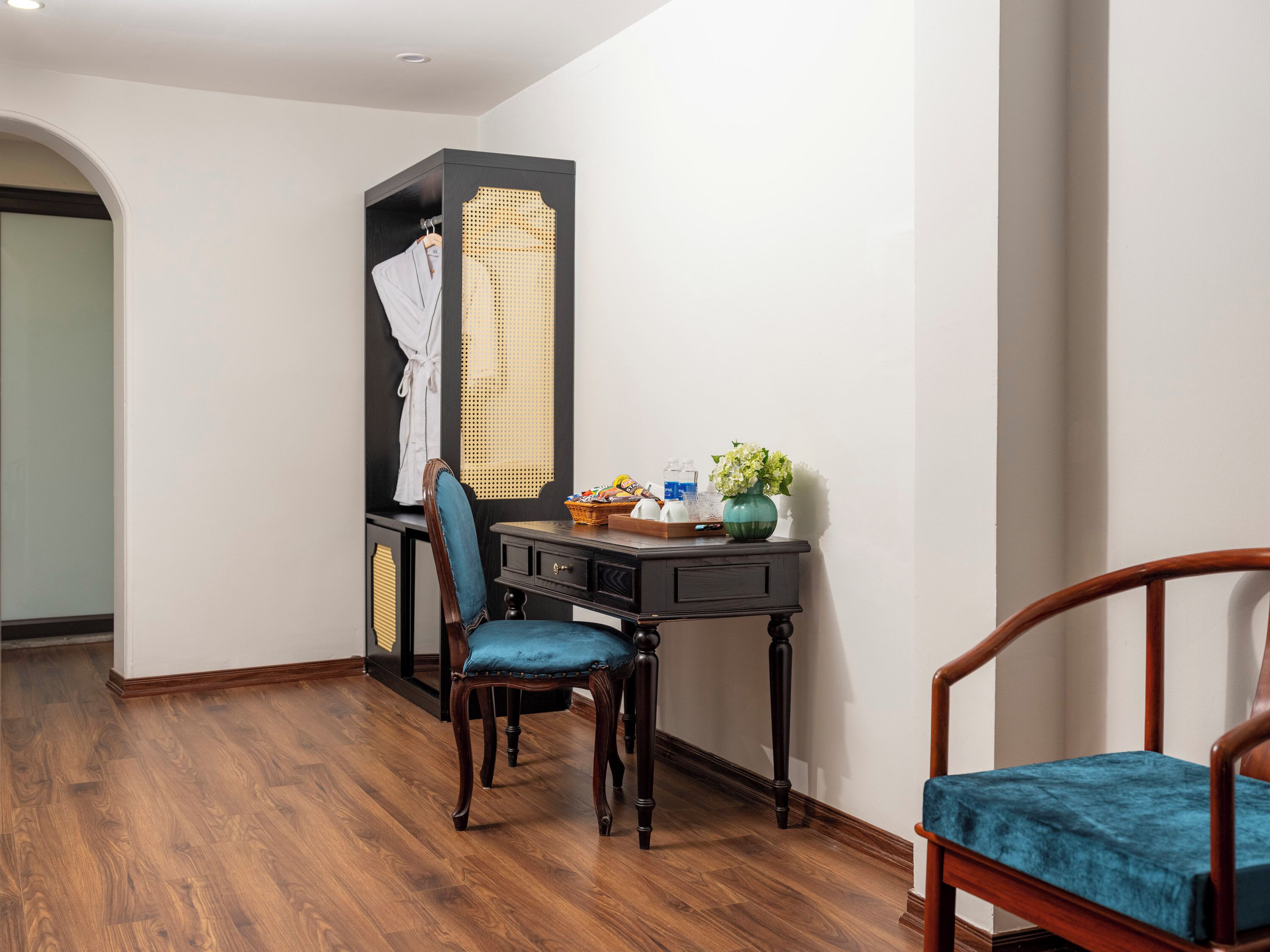 Apartamento família, vista para a cidade | Roupas de cama premium, camas com colchões pillow-top, frigobar